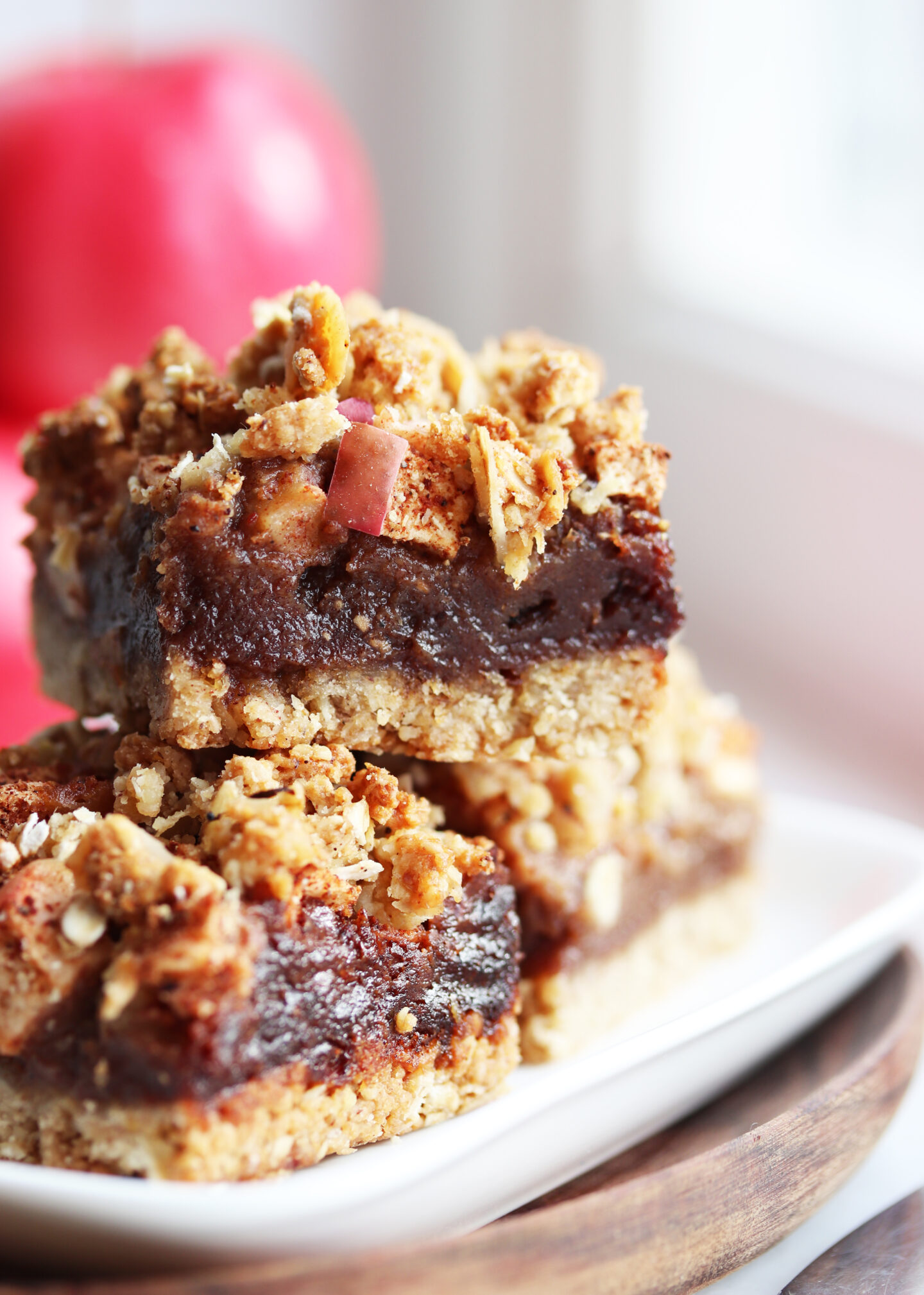 Apple Cinnamon Crumble Squares with the Thickest Caramel Layer Ever ...