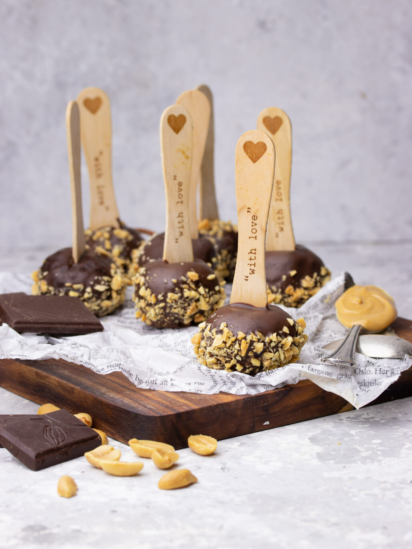 Ultra Peanut Butter Cake Pops – Hanna's Corner